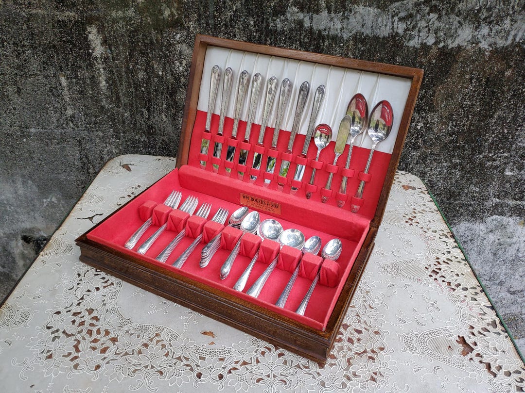 Vintage Exquisite 1940 Silverplate Grille Flatware 60 Pieces Rogers ...