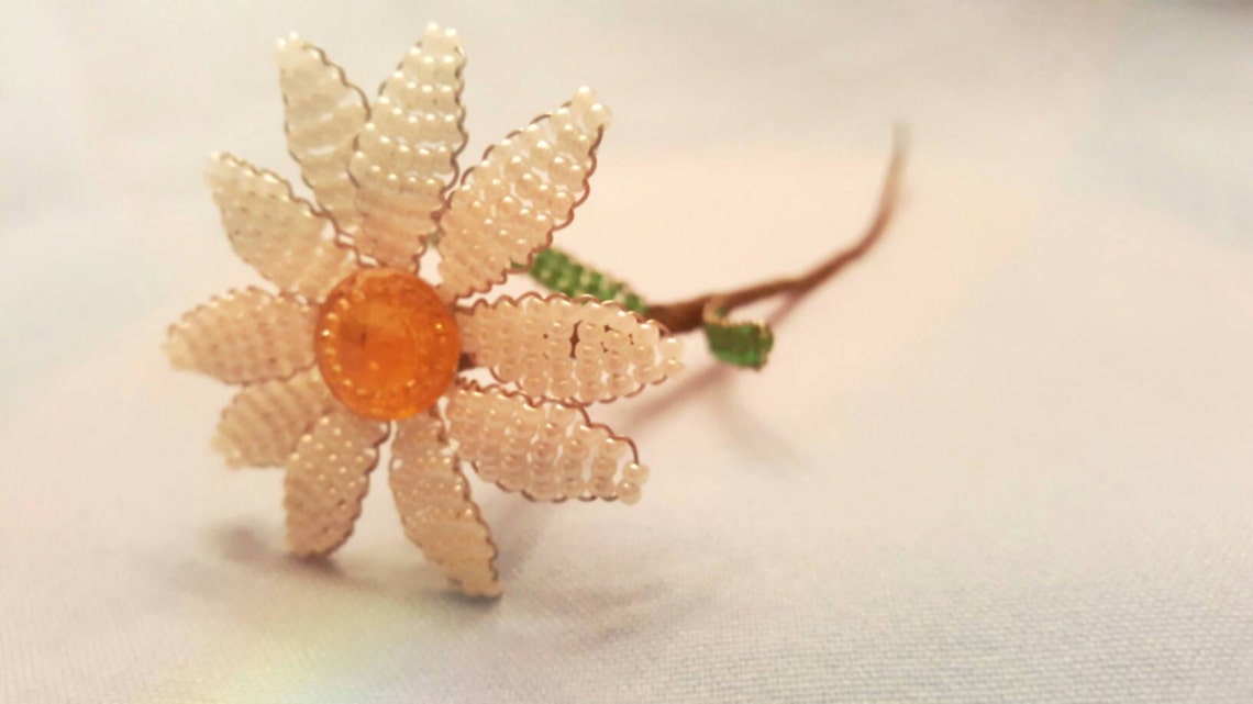 Beaded Button Daisy - Etsy