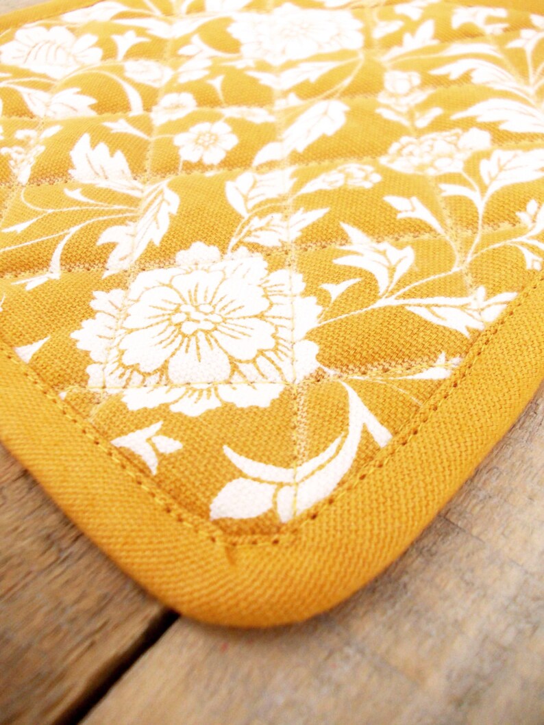 Yellow Floral Print Pot Holder and Glove Kalamkari Indian | Etsy