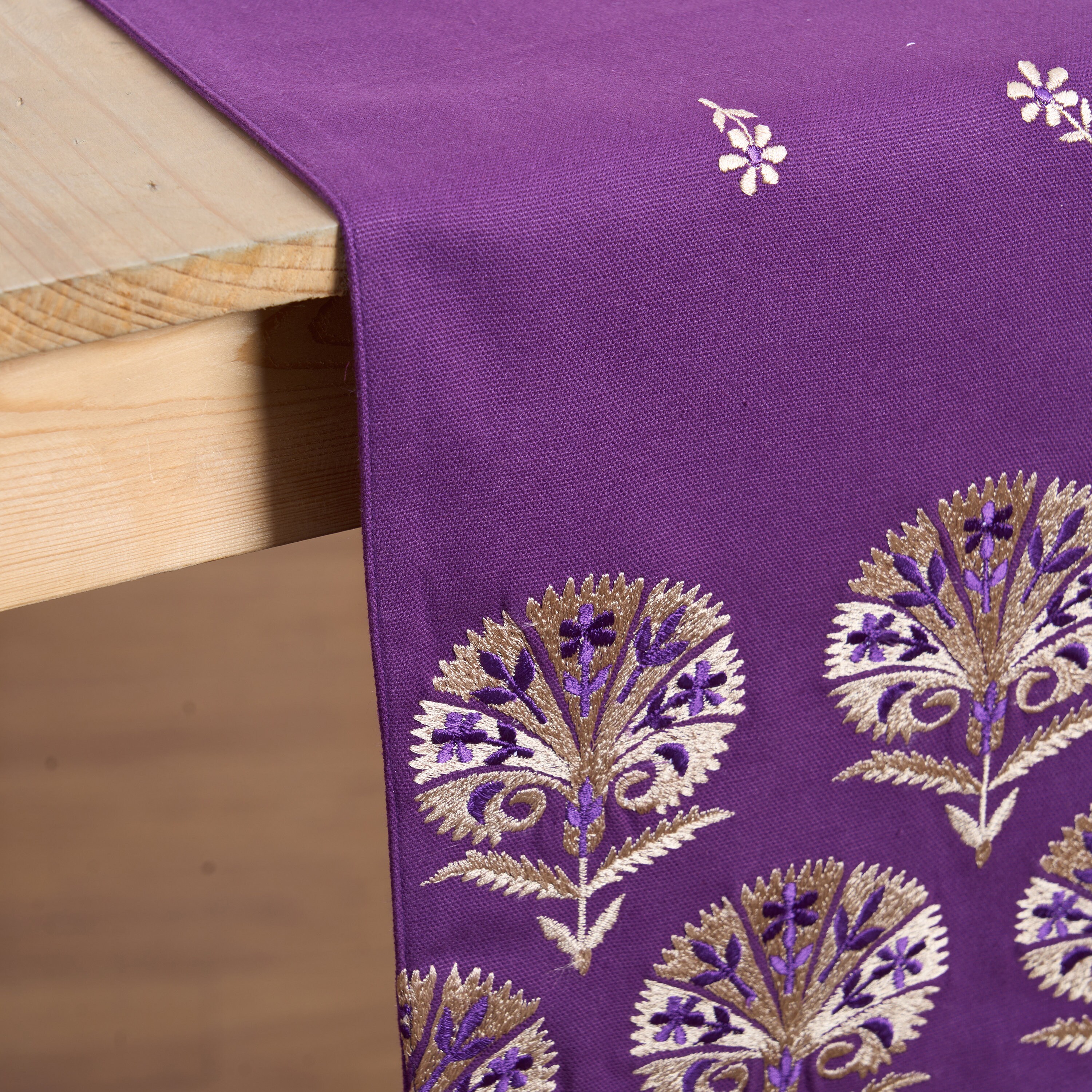KASHIDAKAARI - Plum Table Runner, Embroidered Floral Suzani Pattern - Etsy