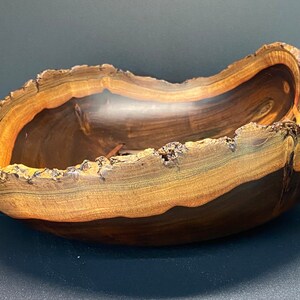 Hawaiian Milo Wood Natural-edge Platter #2507 by Aaron Hammer - Etsy
