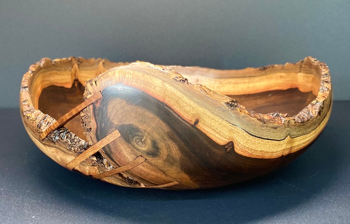 Hawaiian Milo Wood Natural-edge Platter #2507 by Aaron Hammer - Etsy