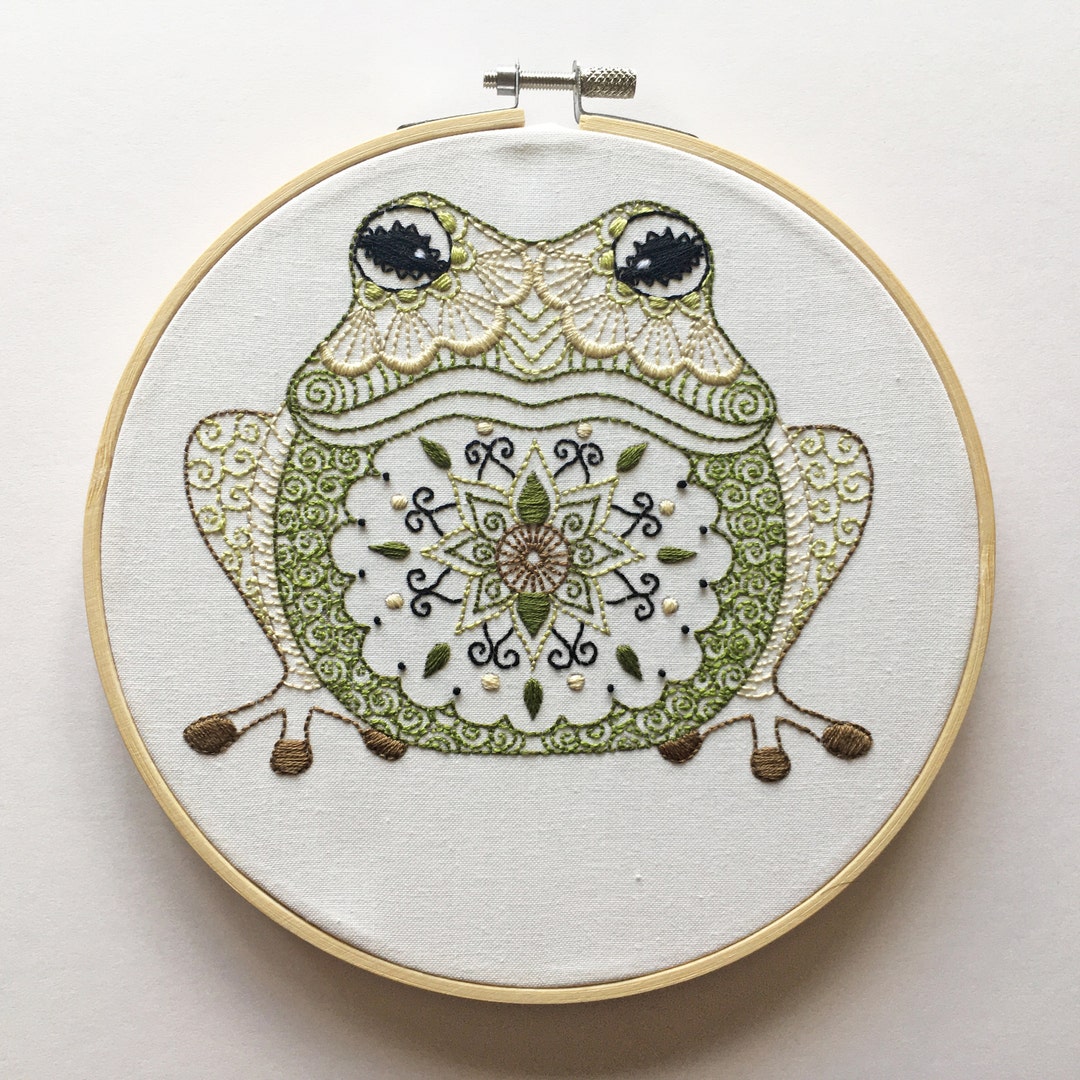 Frog Embroidery Pattern - Pre-printed Fabric for Embroidery - Etsy