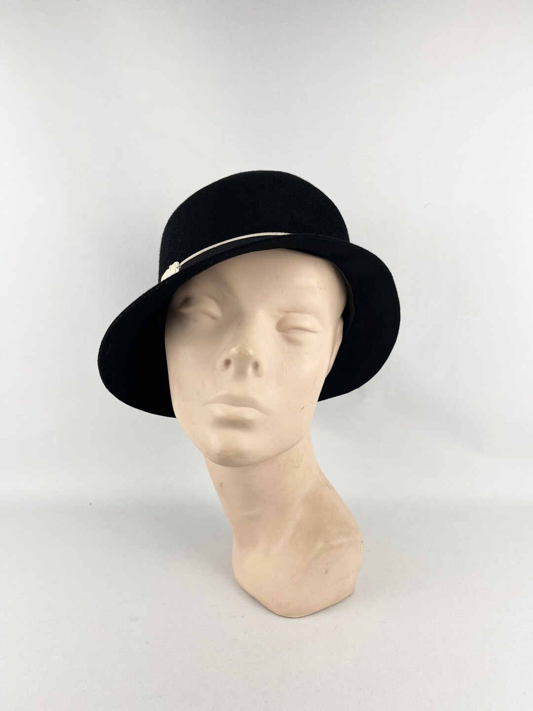 Original 1920’s 1930's Black Felt Cloche Hat With White Metal Faux ...