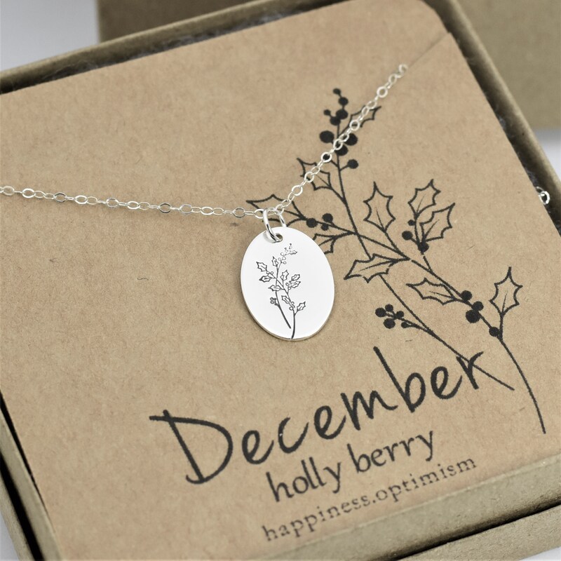 Holly Leaf Necklace - Etsy