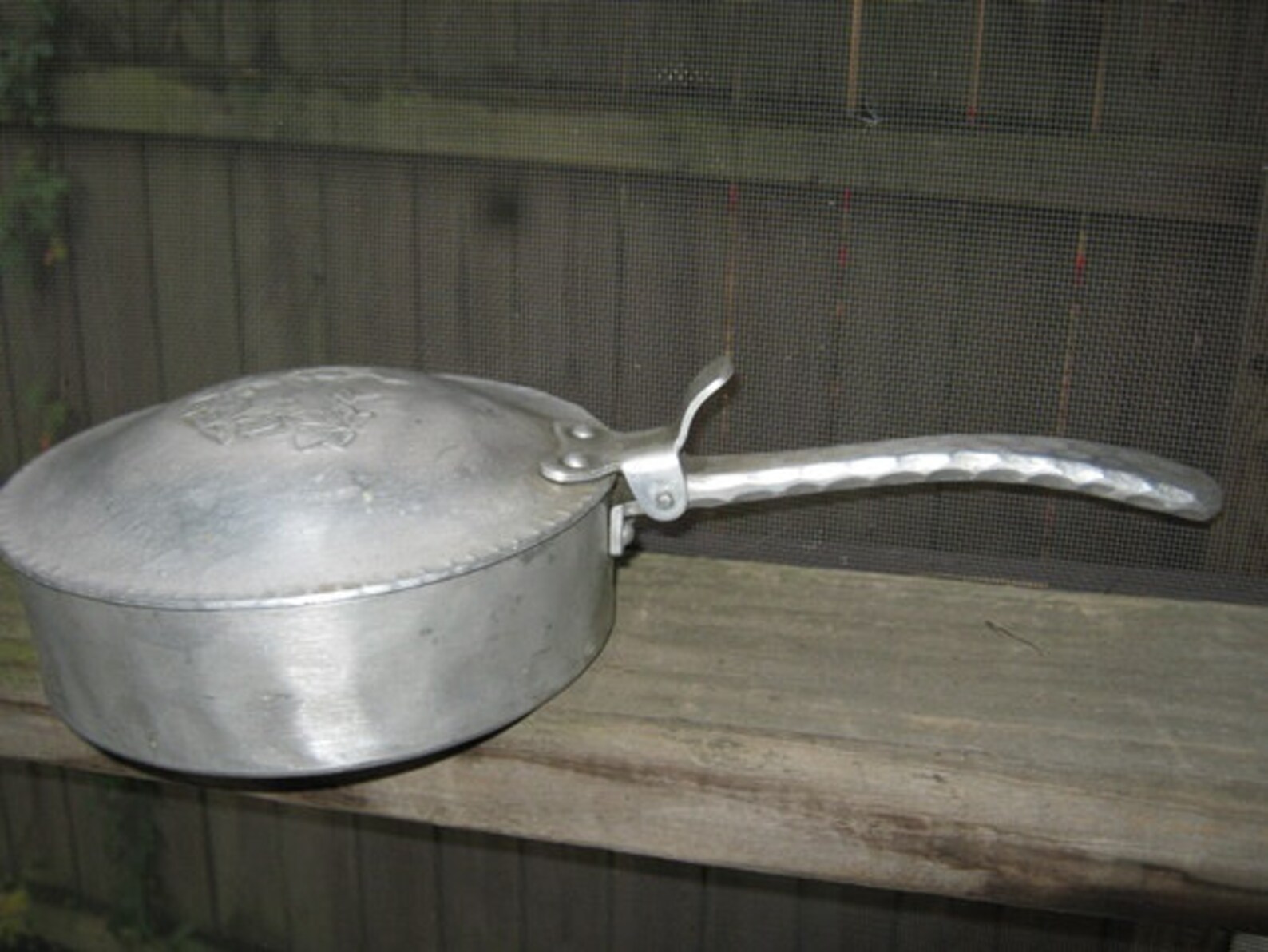 Hammered Aluminum Silent Butler Embossed Ivy Design Pan With | Etsy