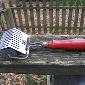 Red Handled Kitchen Utensil Cutter Slicer Vintage Kitchen - Etsy