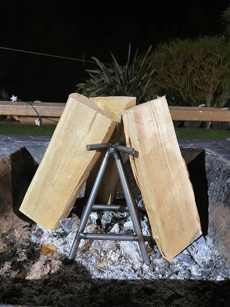 Metal Vertical Fire Pit Grate for Firewood Logs - Easy Stand Tall Fire ...