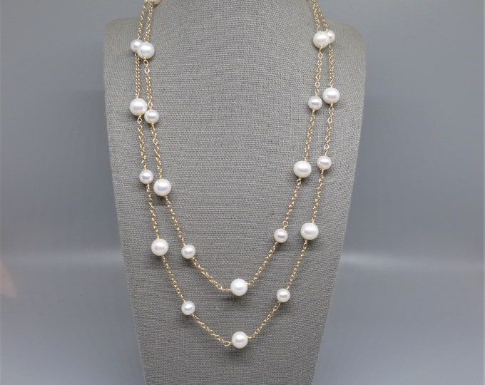 Kamala's White Pearl and Gold Chain Necklace (version 1) - Etsy