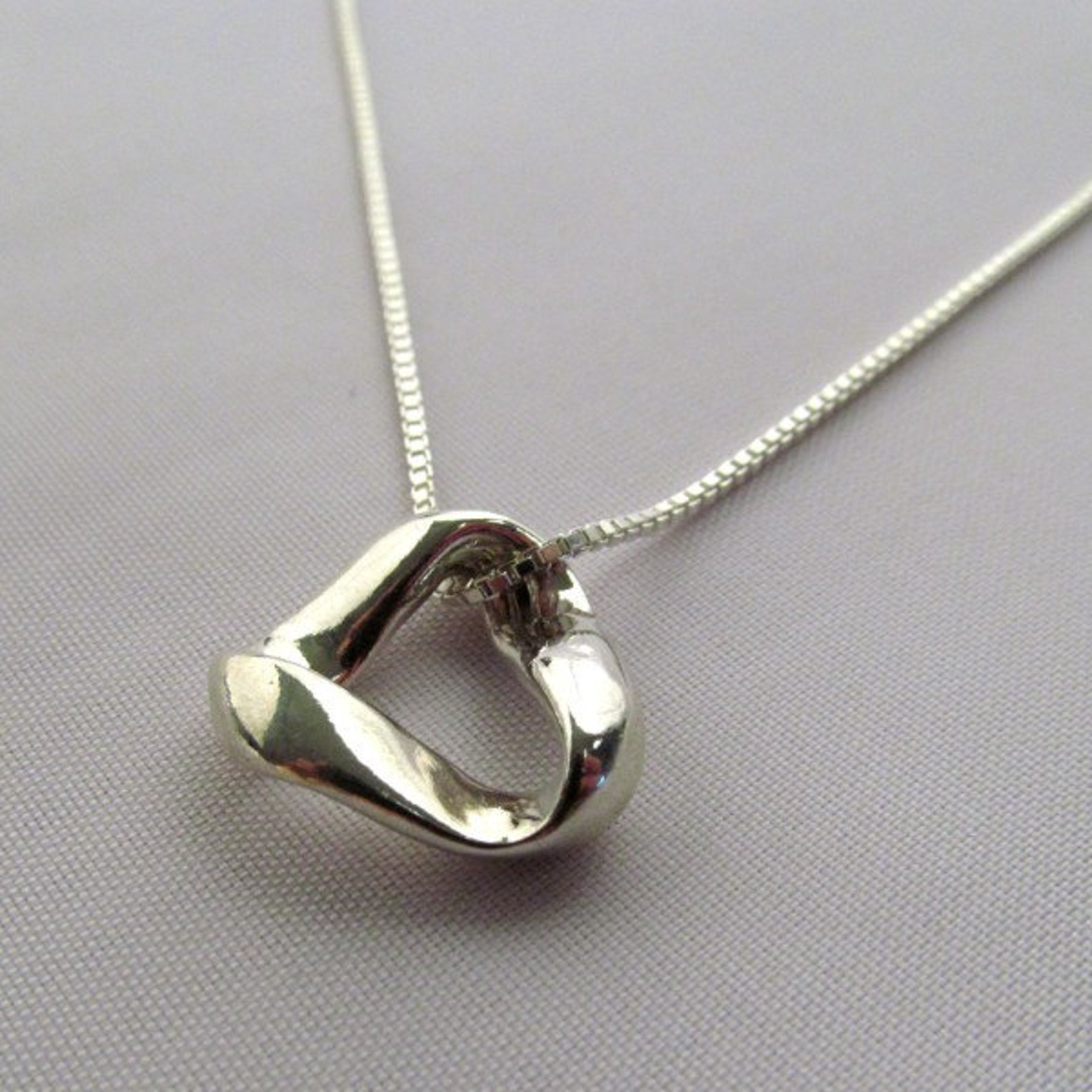 Mobius Silver SMALL Pendant Mobius Strip Charm Women/men - Etsy