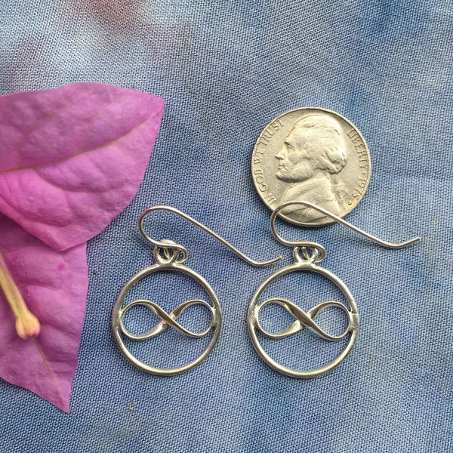 Mobius Silver SMALL INFINITY in CIRCLE Earrings Circle - Etsy