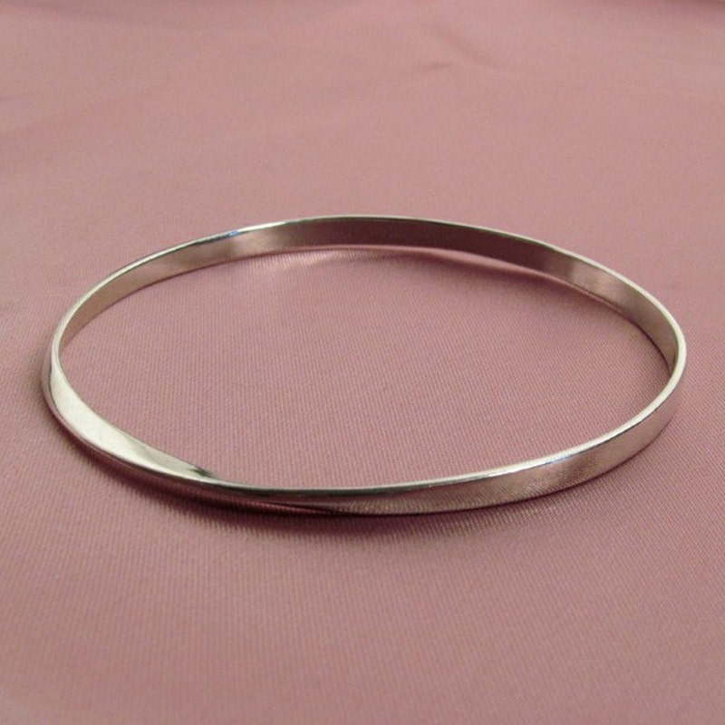 Mobius Bangle - Etsy
