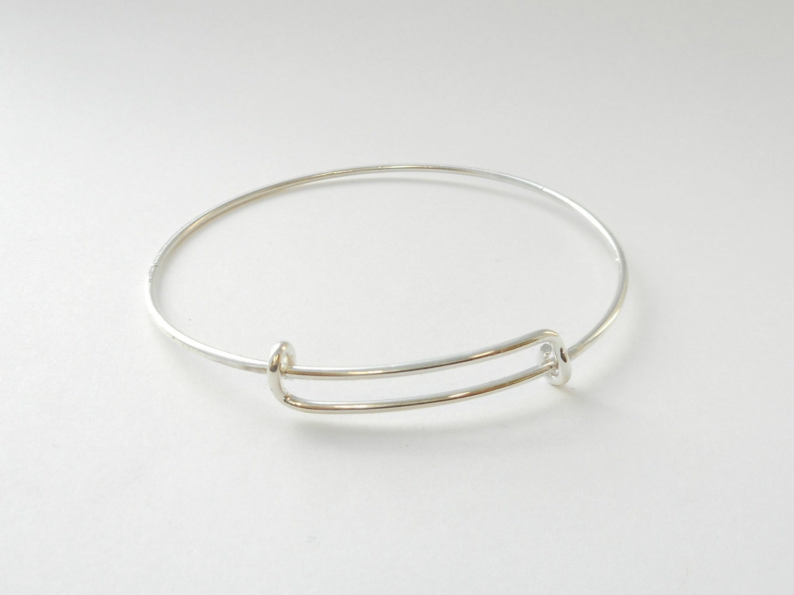 10 K & 14 K Solid Gold Stretchable Round Wire Stacking Bangle Bracelet ...