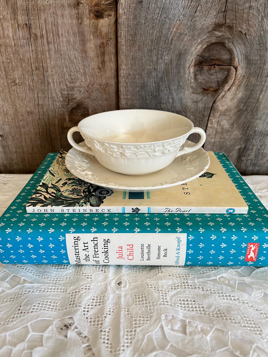 Elegant Set 10 Soup Bowls With Saucer Plates Wedgwood Embossed ...