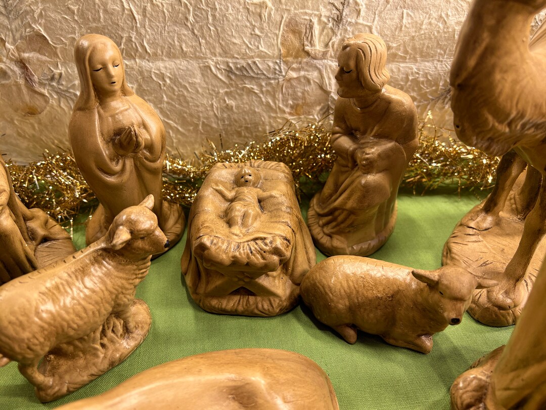 Vintage 1970s Hand Painted Holland Ceramic 12 Pc Large Creche Nativity ...