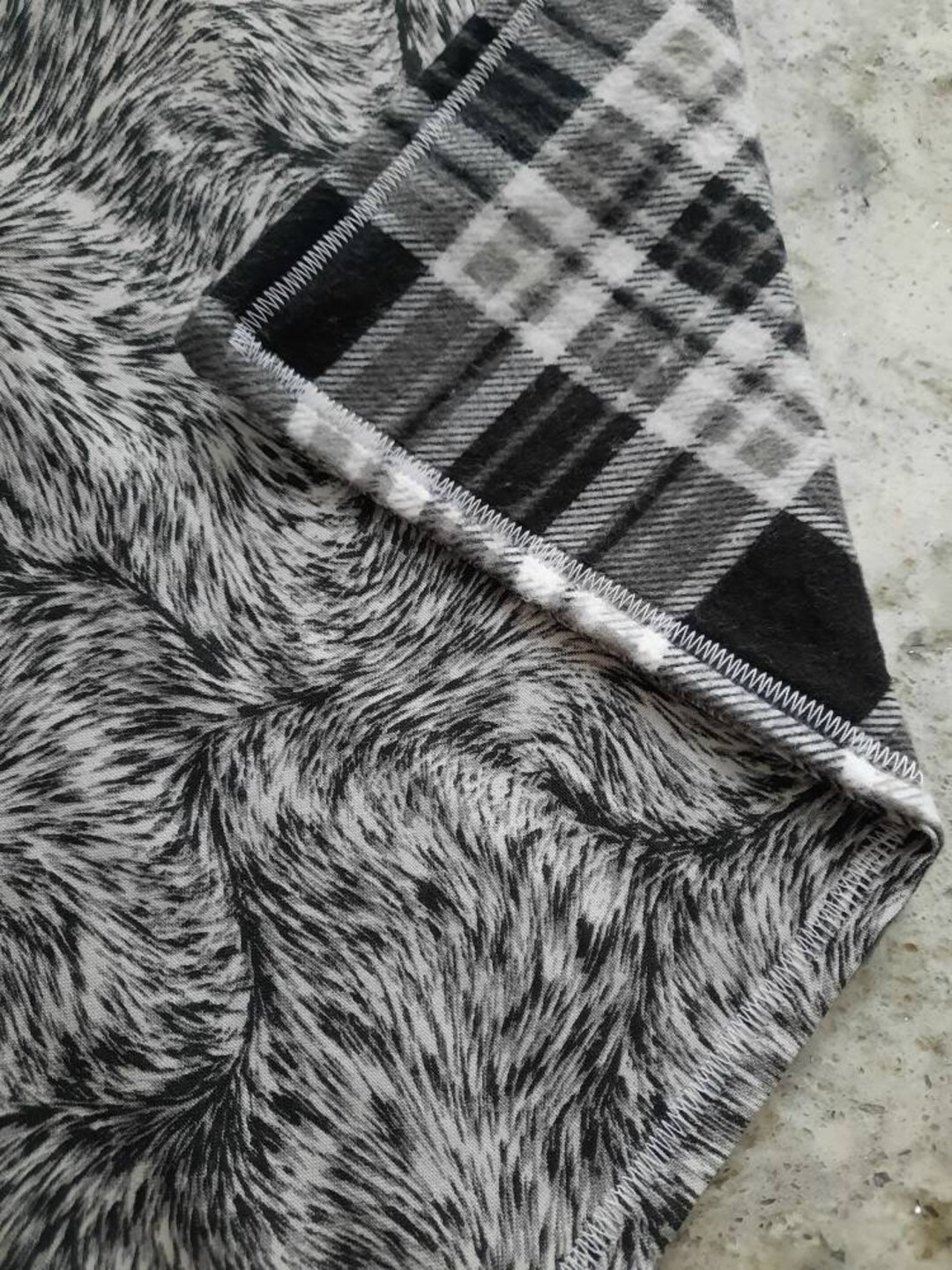 EDC Hank Cotton Flannel 12 Inch Handkerchief Gray Fur Print Black Plaid ...