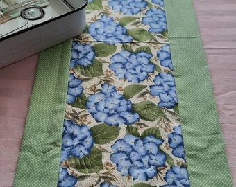 Blue Hydrangea Table Runner - Etsy