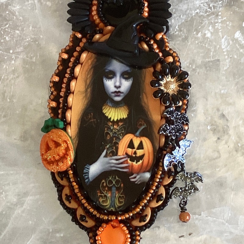 Wednesday Necklace - Etsy