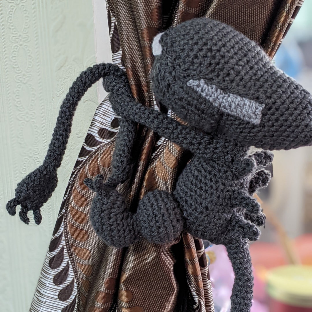 Xenomorph Alien Horror Curtain Ties - Etsy UK