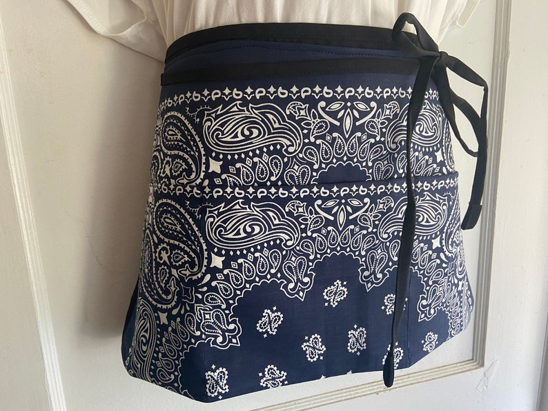Sturdy Reversible 3 Pocket Waitress Apron Scarf Hankerchief - Etsy