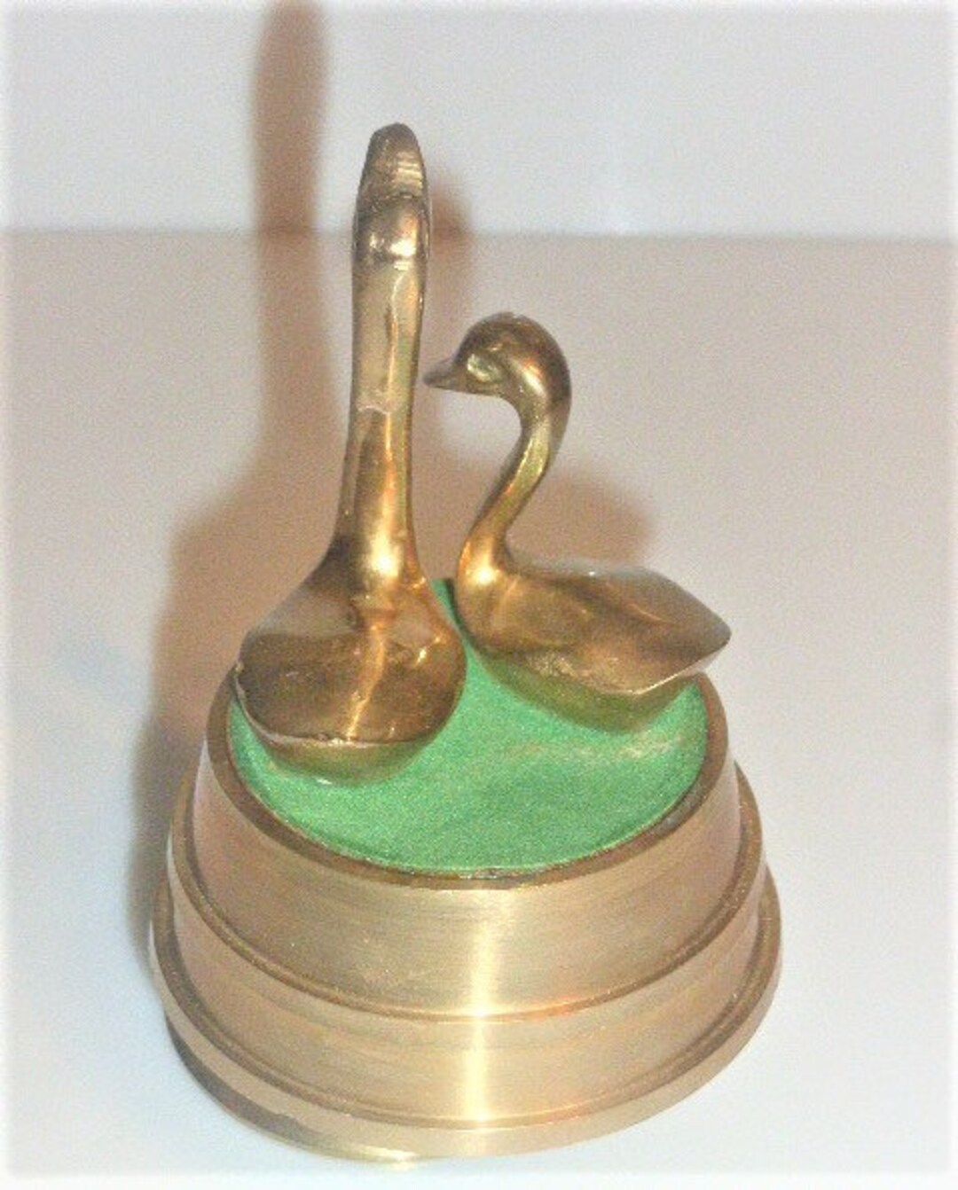 BX55 Vintage SWAN MUSIC BOX Vintage Brass Swan Wind up Music Box ...