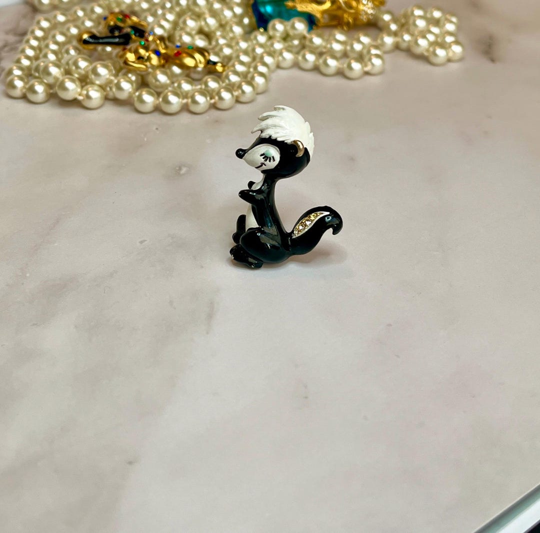 Sweet Vintage HAR Skunk Pin - Black & White Enamel HAR Figural Animal ...