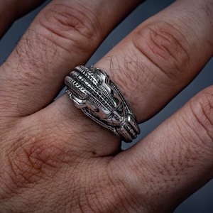 Alien Ring | Sci-fi Space Ring | Xenomorph Ring | Alien Ring ...