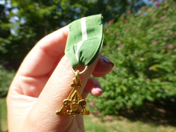 Vintage Scouting Award Ribbon Brooch, Circa 1940s, Mu… - Gem