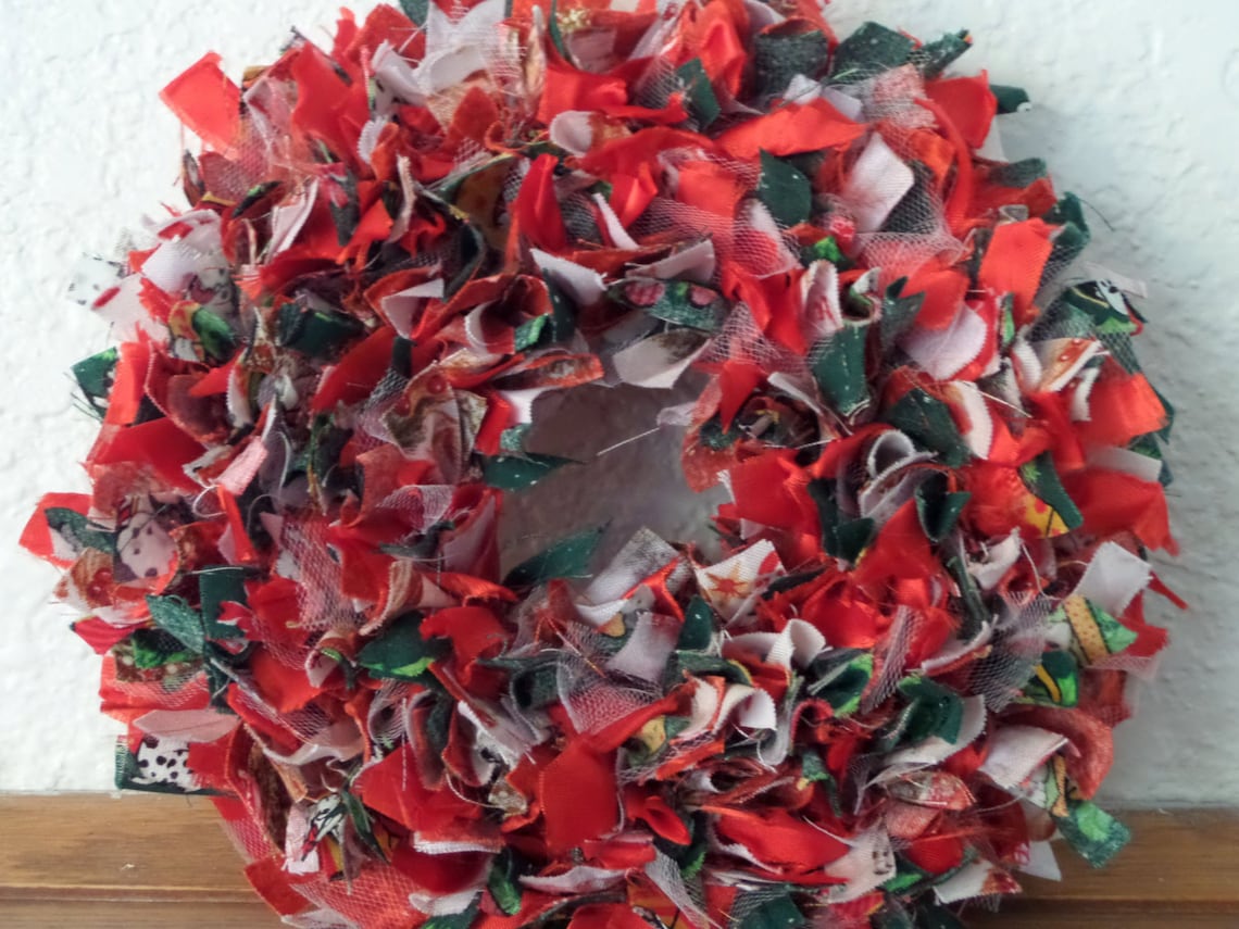 6 Traditional Christmas Mini Rag Wreath Wall Decor - Etsy