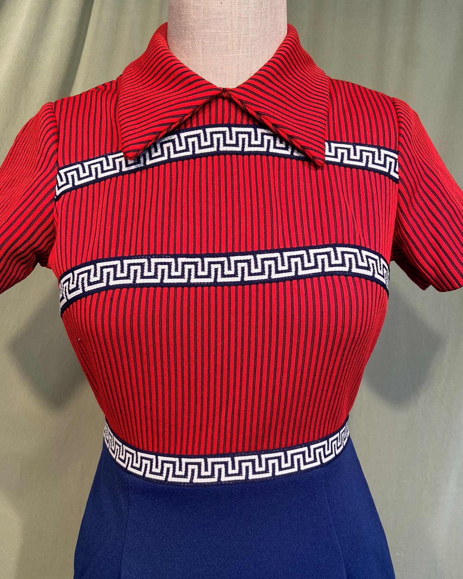 Sweet Original Vintage 70s Polyester Double Knit Short Sleeve Blue Red ...