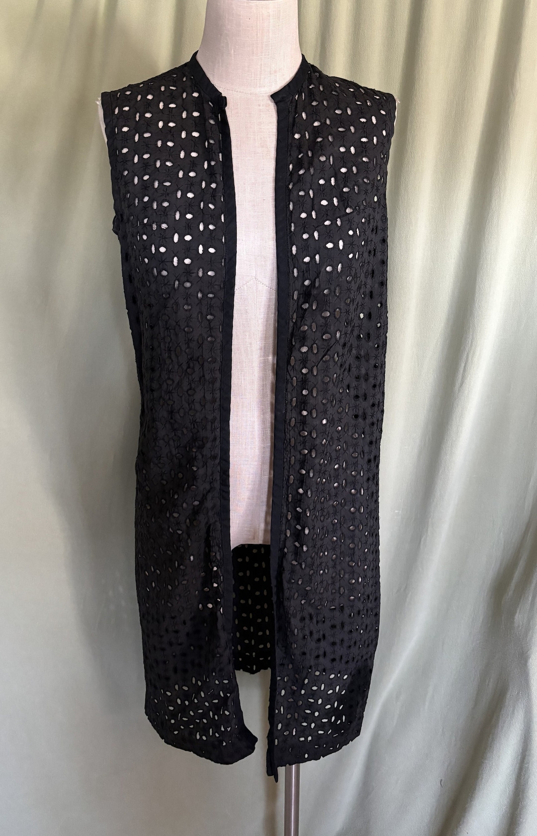 Cool Vintage Black Cotton Eyelet Duster Length Open Front Vest Bust 35 ...