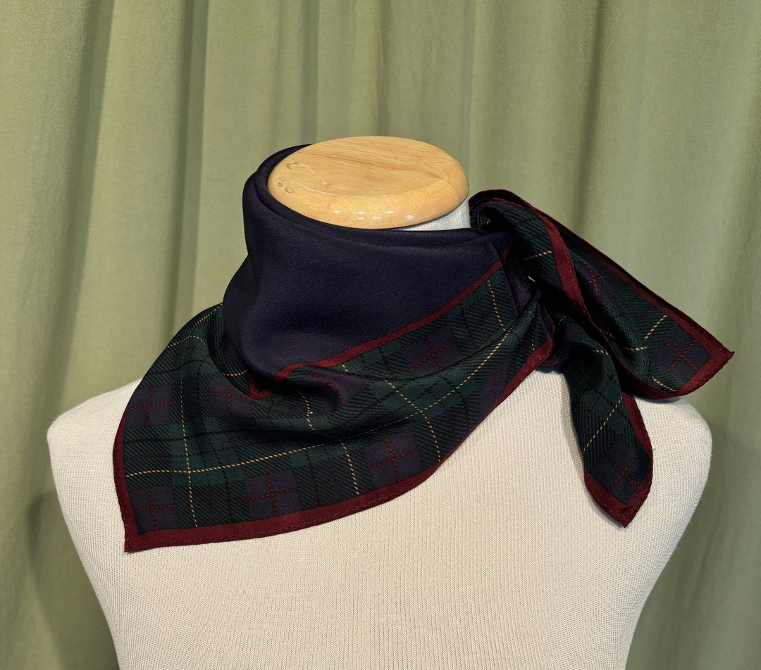 Charming Original Vintage Pendleton Navy Blue & Maroon Plaid Border ...