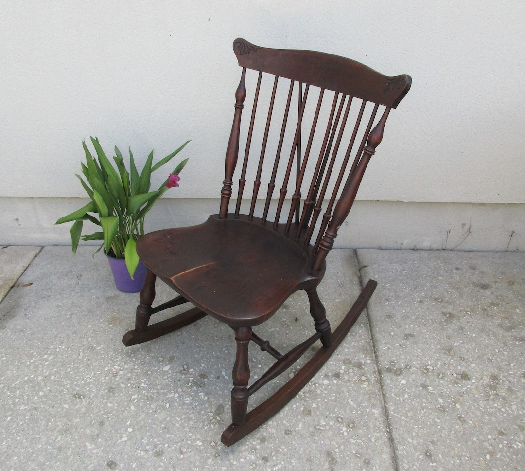Windsor Style Rocking Chair Rocker Beautiful Vintage Carved Wood Dowel ...