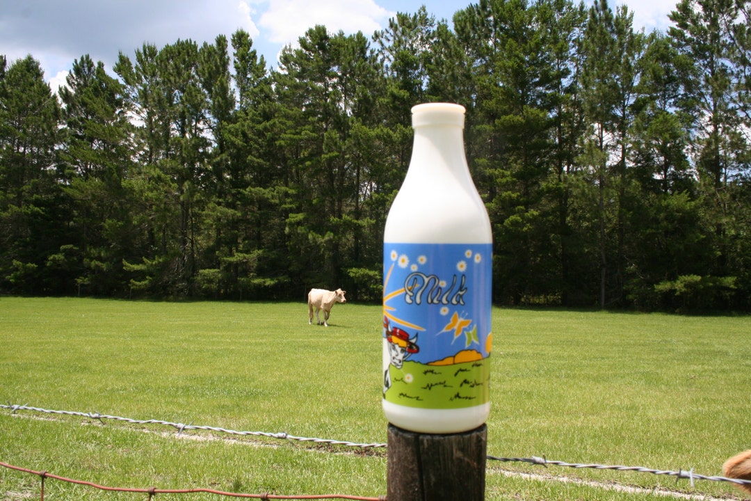 Milk Jug Cow Country Farm Scene Carlton Glass Whimsical Animated ...