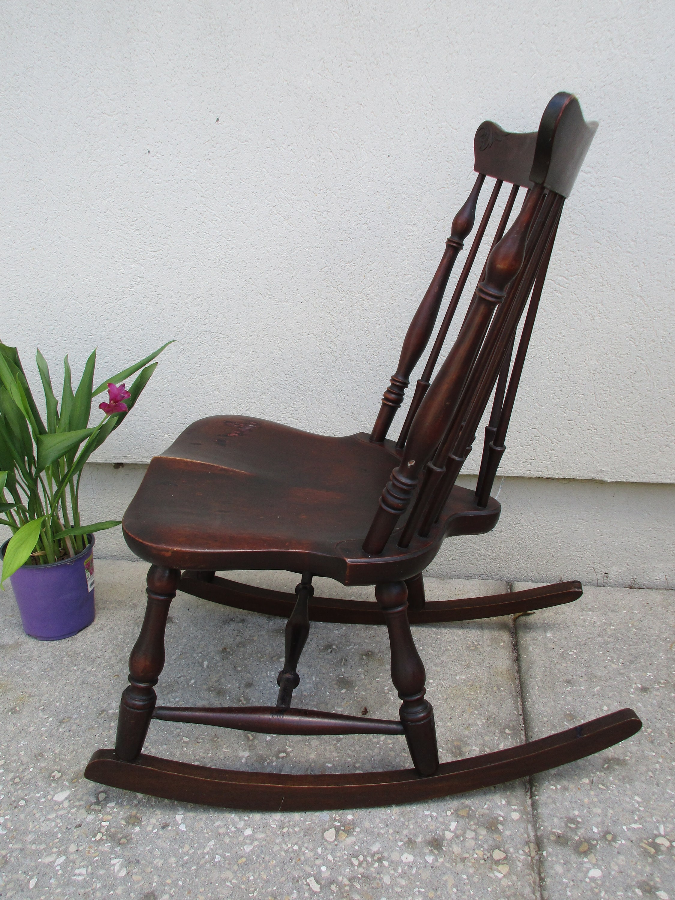 Antique rocking chair no arms store