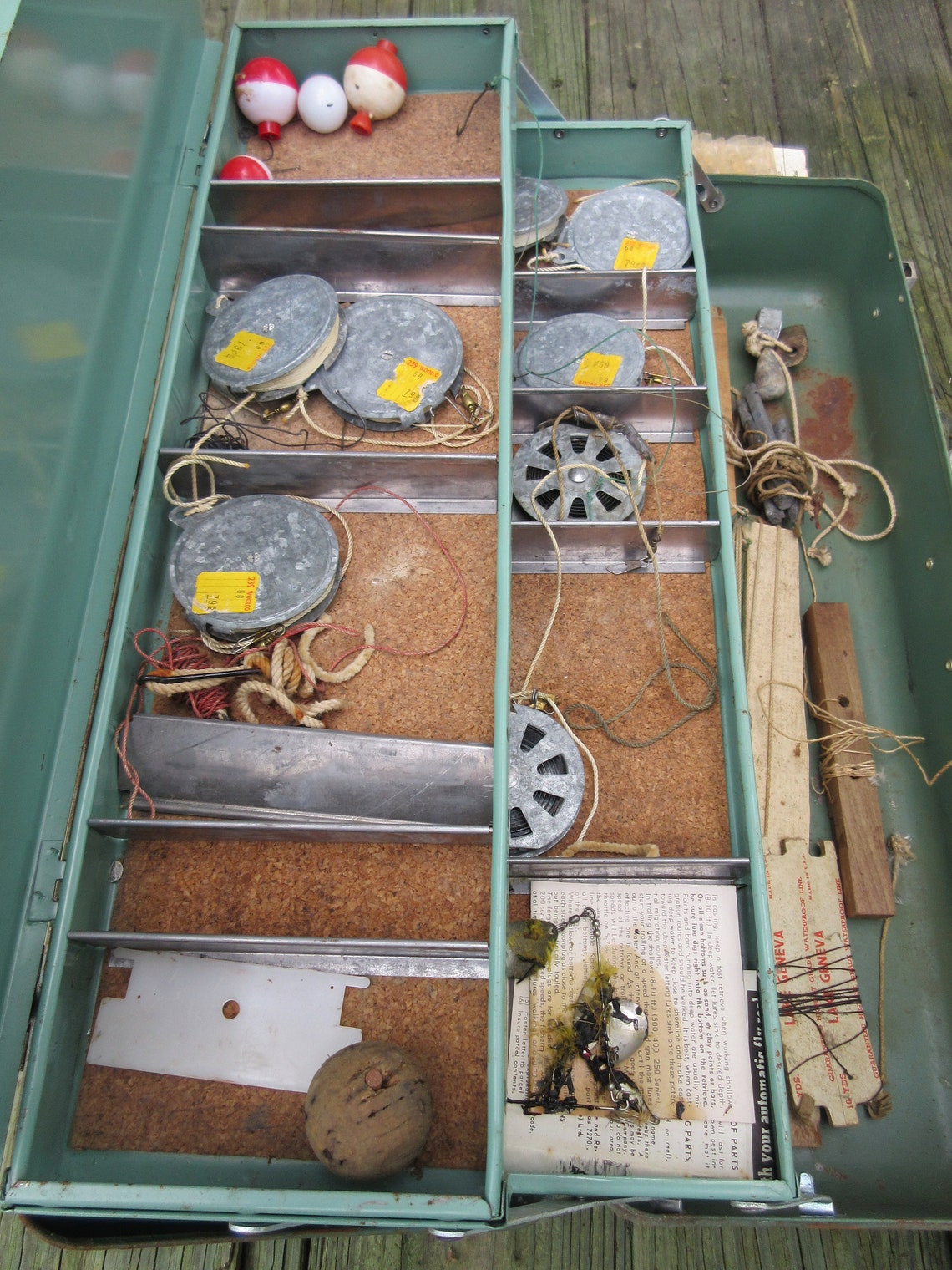 Metal tackle box Vintage large 21x8 rusty all with lift out | Etsy