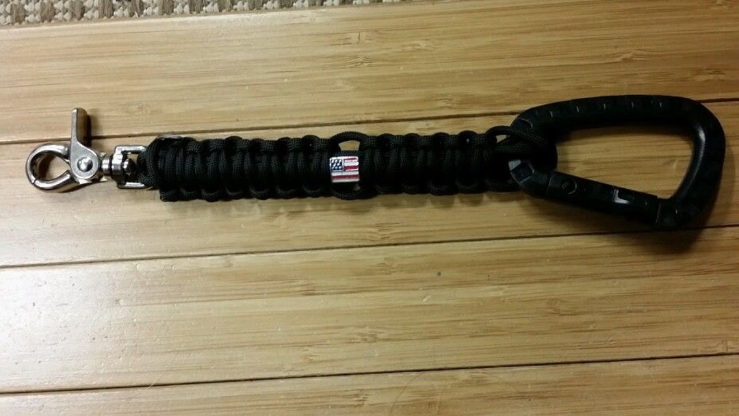 Paracord-keychain-with-itw-style-carabiner-and-lobster-hook-with ...