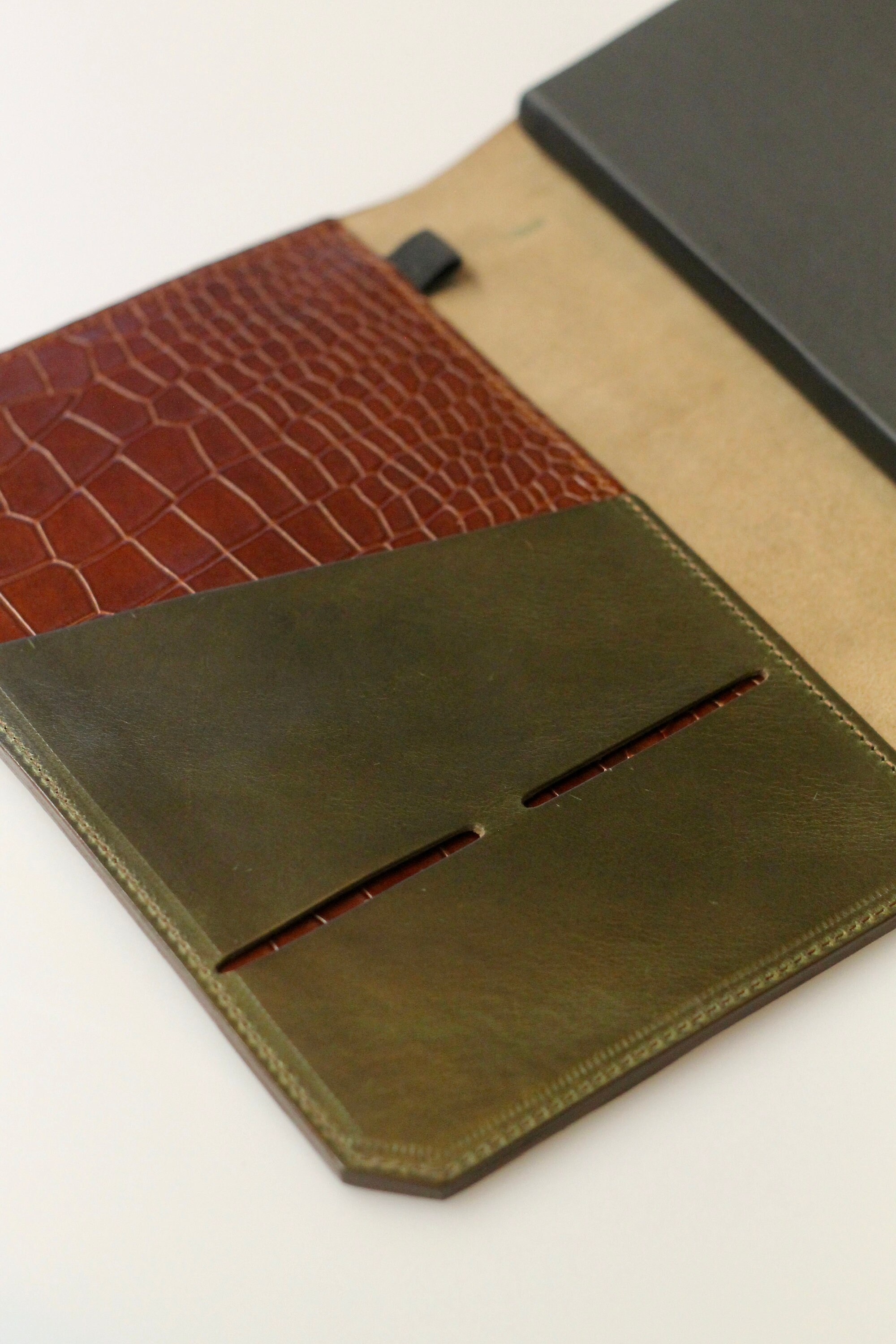 The Compact Portfolio - Etsy