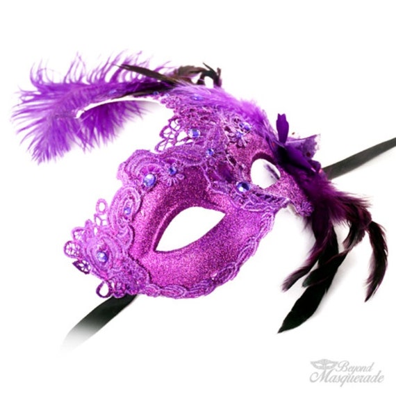Purple Masquerade Mask Background