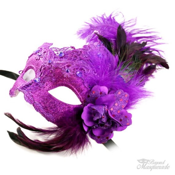 Purple Masquerade Mask Background