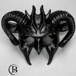 Scary Demon Devil Ram Horns Halloween Mask for Men Black Devil Horns ...