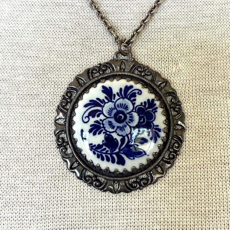 Delft Blue Necklace - Etsy