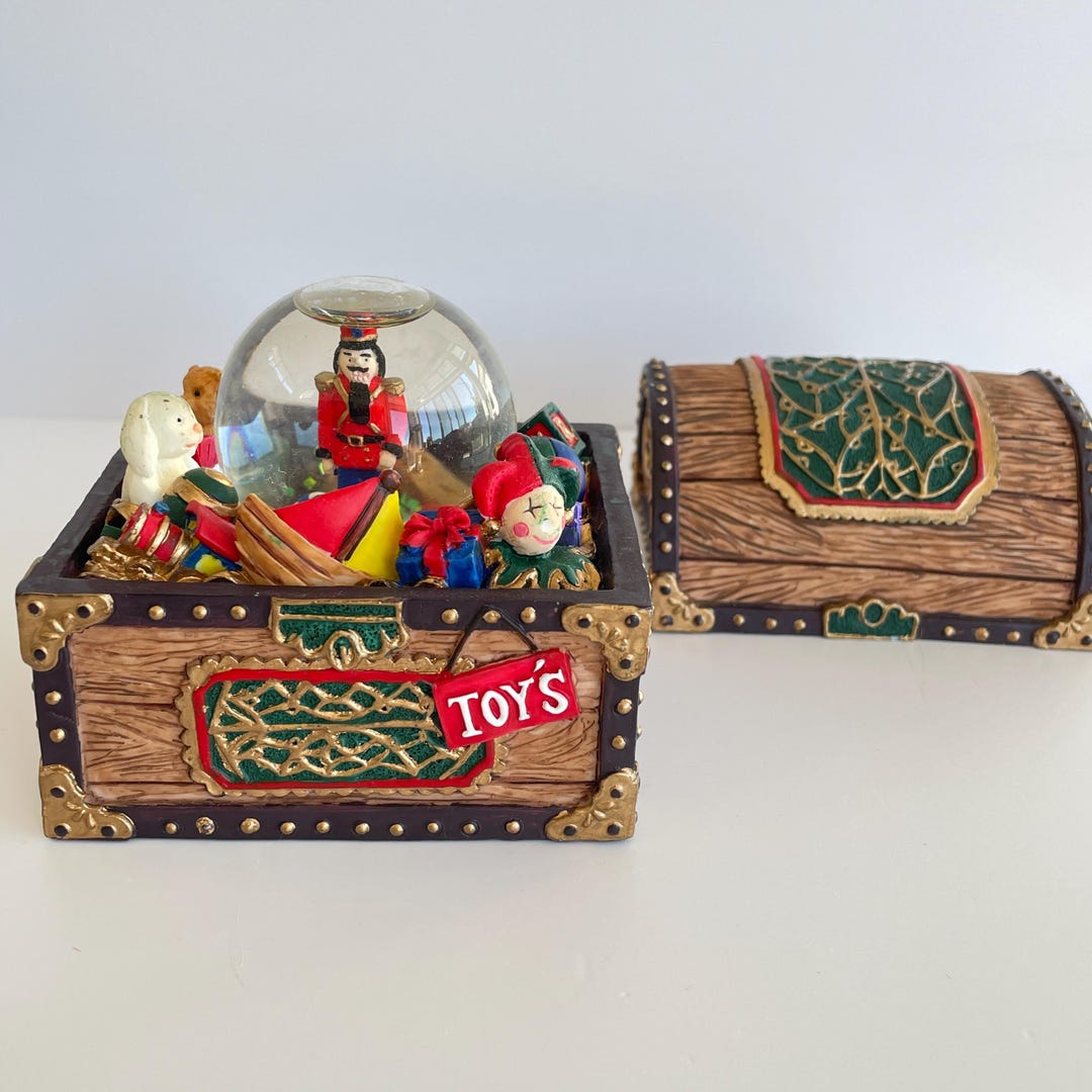 Treasure Chest Nut Cracker Snow Globe - Etsy
