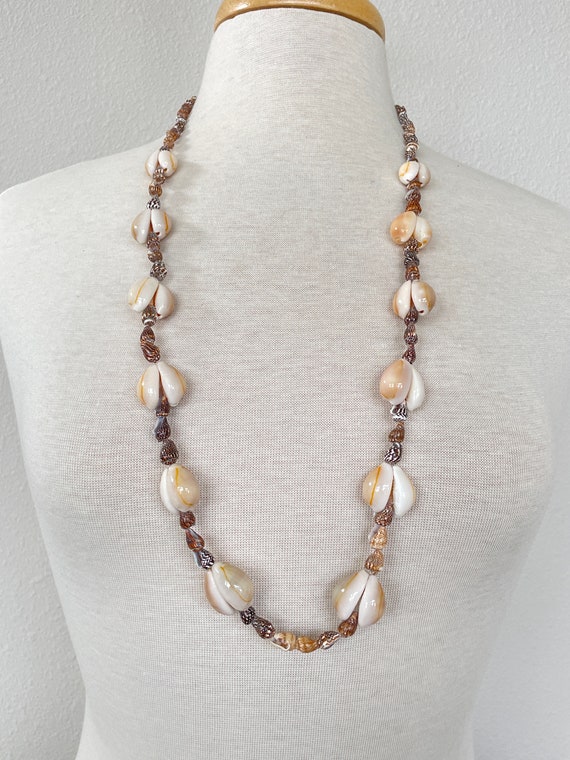 Sea shell necklace - Gem