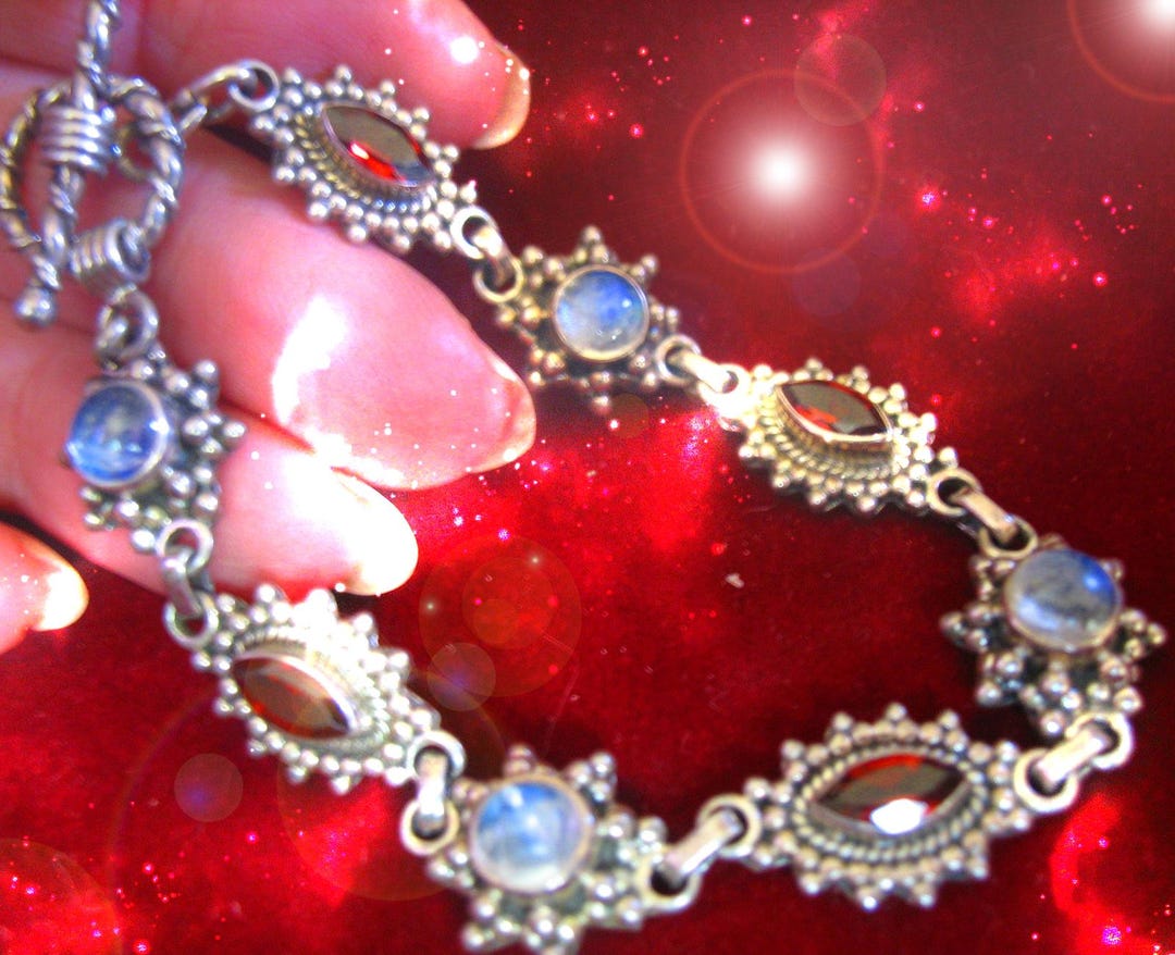 Bracelet CAPTIVATING and ENCHANTING BEAUTY Rare Magick Collection Coven ...
