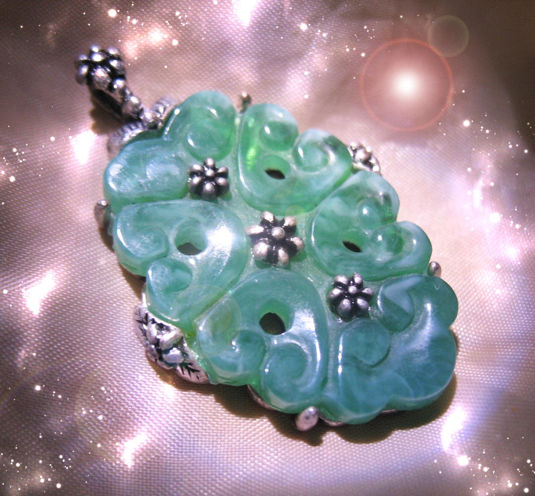 Antique Jade Necklace Dragon of Flowing Fortune and Destinry Magick ...