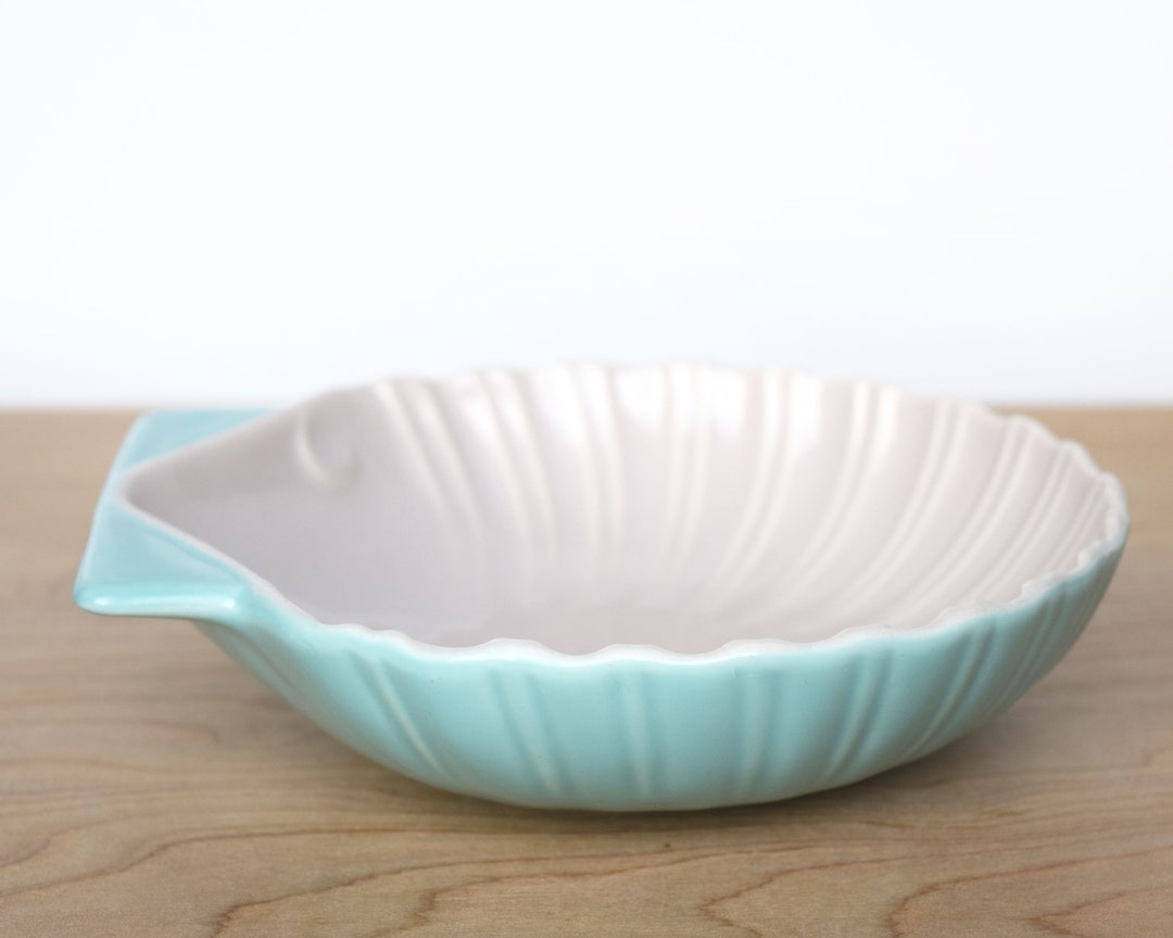 Vintage Poole Pottery Large Scallop Sea Shell Bowl Twintone C96 Aqua ...