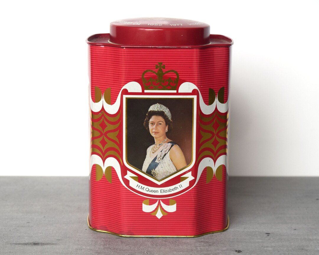 Vintage Queen Elizabeth II 1977 Silver Jubilee Tin Commemorative Tea ...