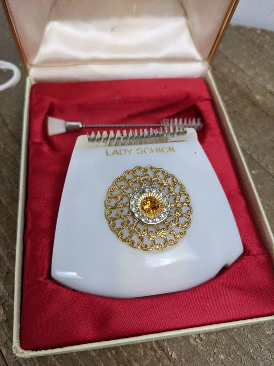 Vintage Lady Schick the Crown Jewel Electric Shaver, Vintage Shaver ...