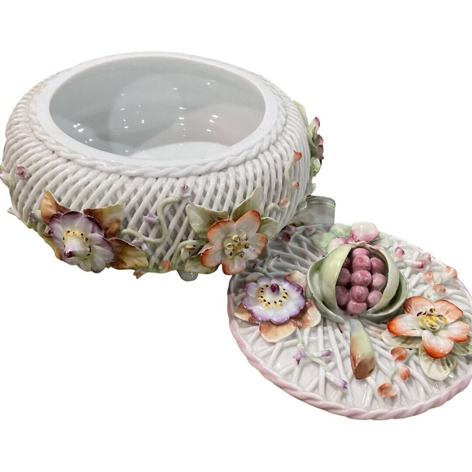 Vintage Porcelain Capodimonte Reticulated Floral Dresden Trinket Box - Etsy